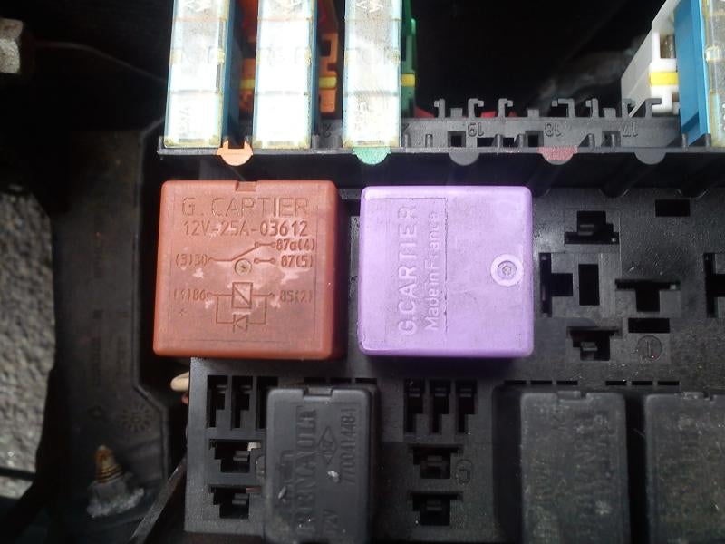 Megane 1 (2001) engine relay identification | Independent Renault Forums Megane 1 (2001) engine relay identification | Independent Renault Forums
